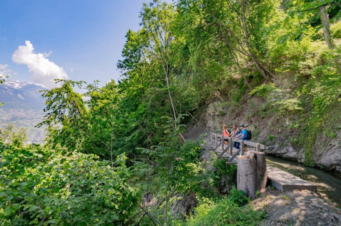 10 Gourmet Walks Along the Bisses in Valais
