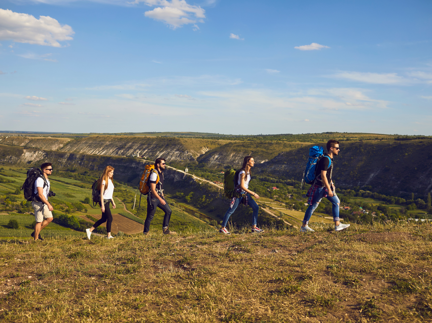 Top Outdoor Activities to Do with Friends This Summer